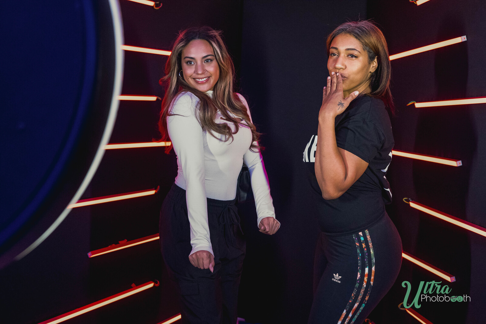 Roaming Photobooth | Roaming Photobooth Rental NJ,NY,PA |Ultra PhotoBooth