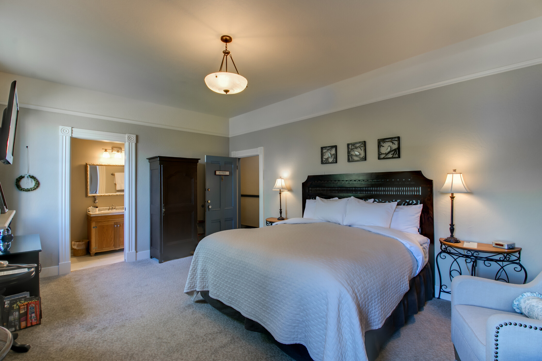Luxury Accommodations in Ashland - Winchester Inn