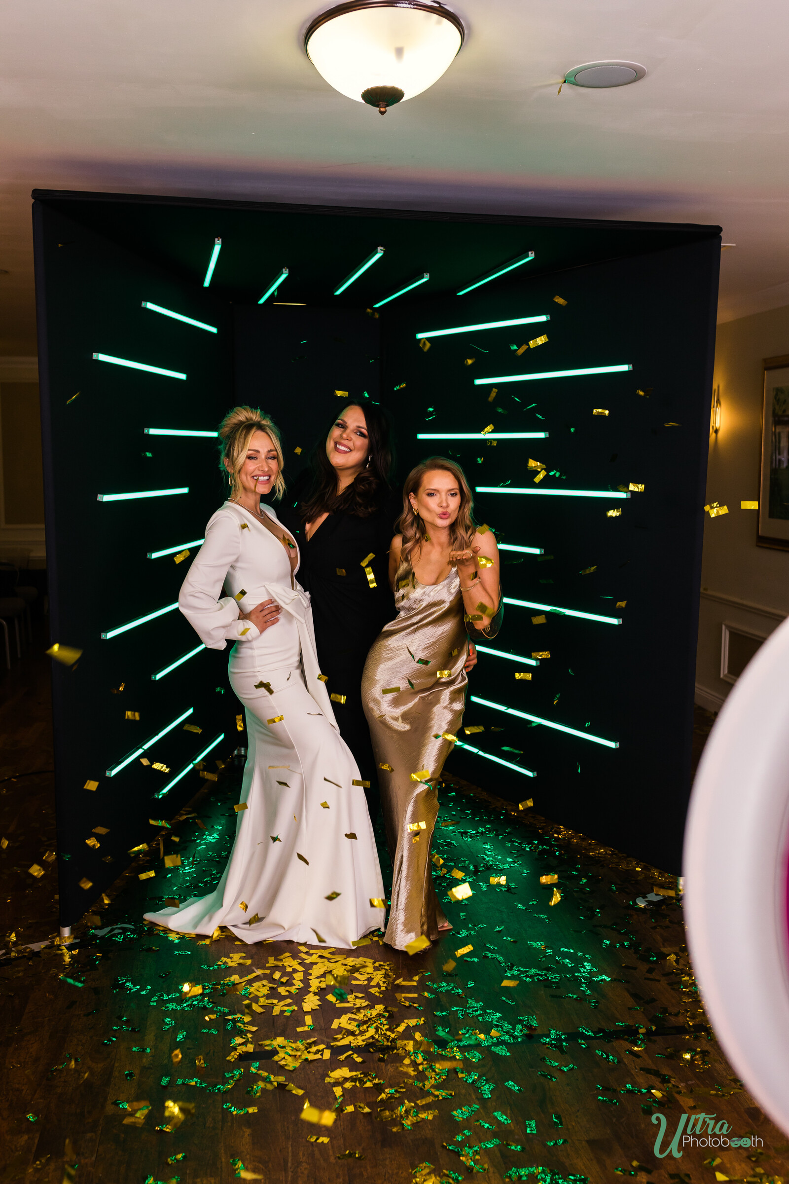 Vogue Photobooth In Edison NJ | Vogue Photo Booth Rental NJ |Ultra ...