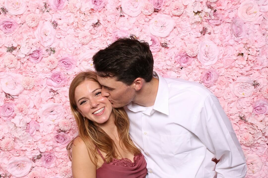 Top 7 Trendy Pose Ideas for a Photo Booth - Happy Booth Co - Happy ...