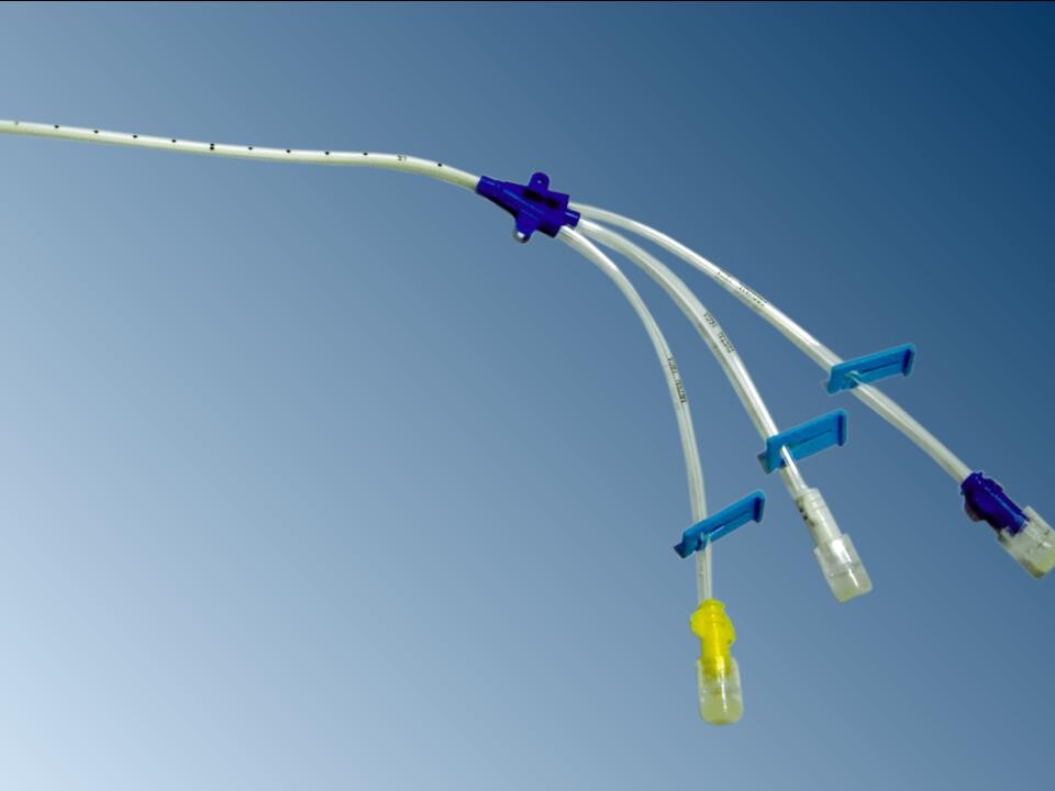 The environmental impact of single-use, hybrid and reusable central ...