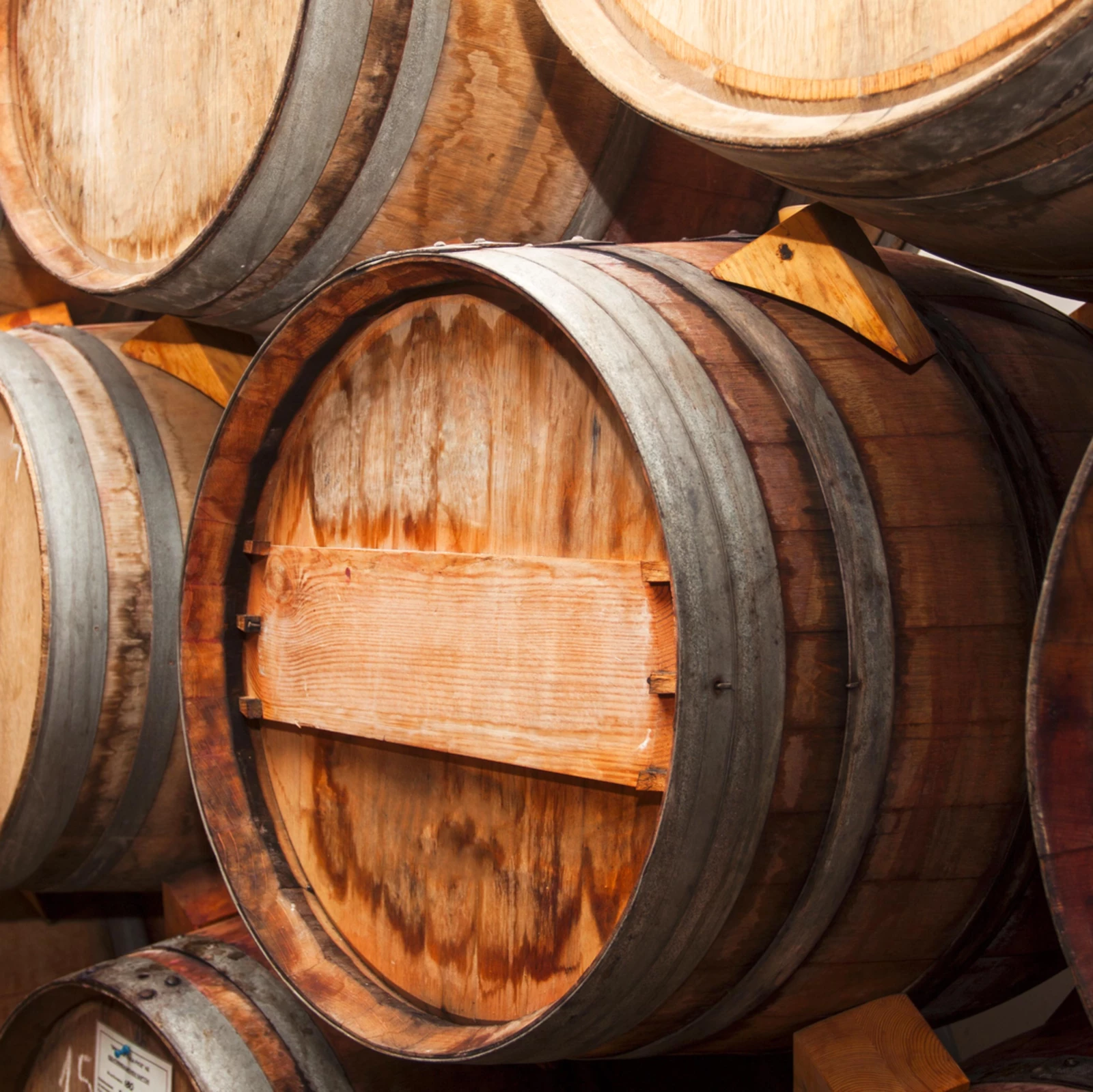 Used Oak Barrels for Aging & Finishing | OAKBARRELS.SHOP