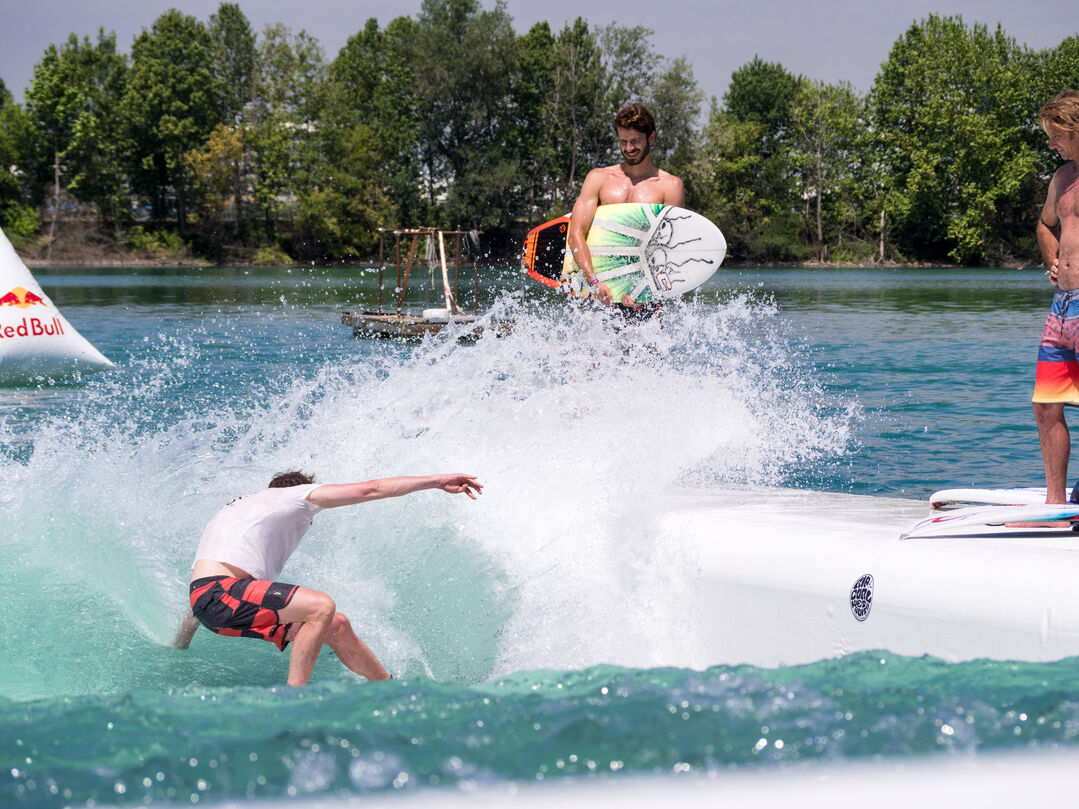 UNIT Surf Pool - The world's first floating surf pool