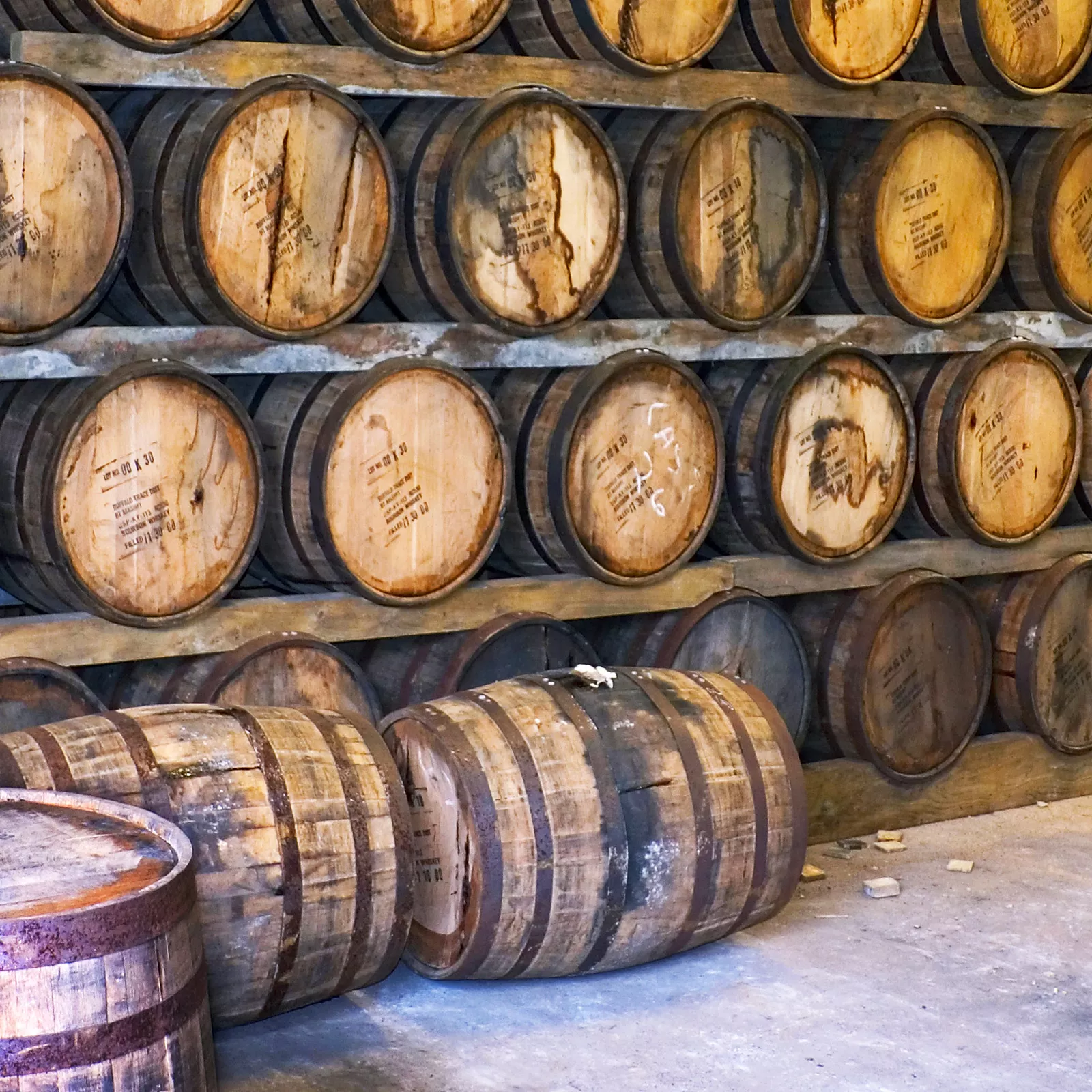 Used Oak Barrels for Aging & Finishing | OAKBARRELS.SHOP