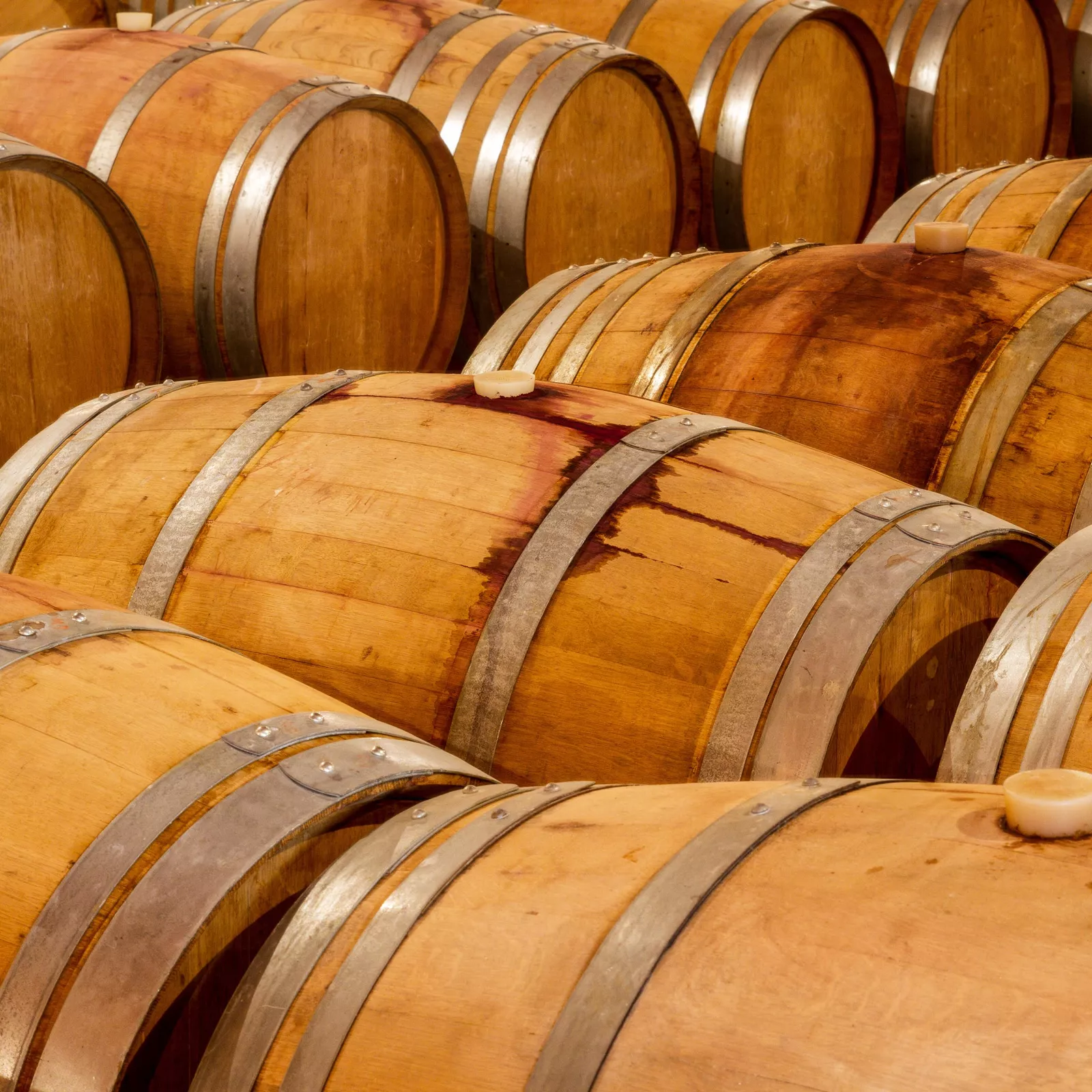 Used Oak Barrels for Aging & Finishing | OAKBARRELS.SHOP