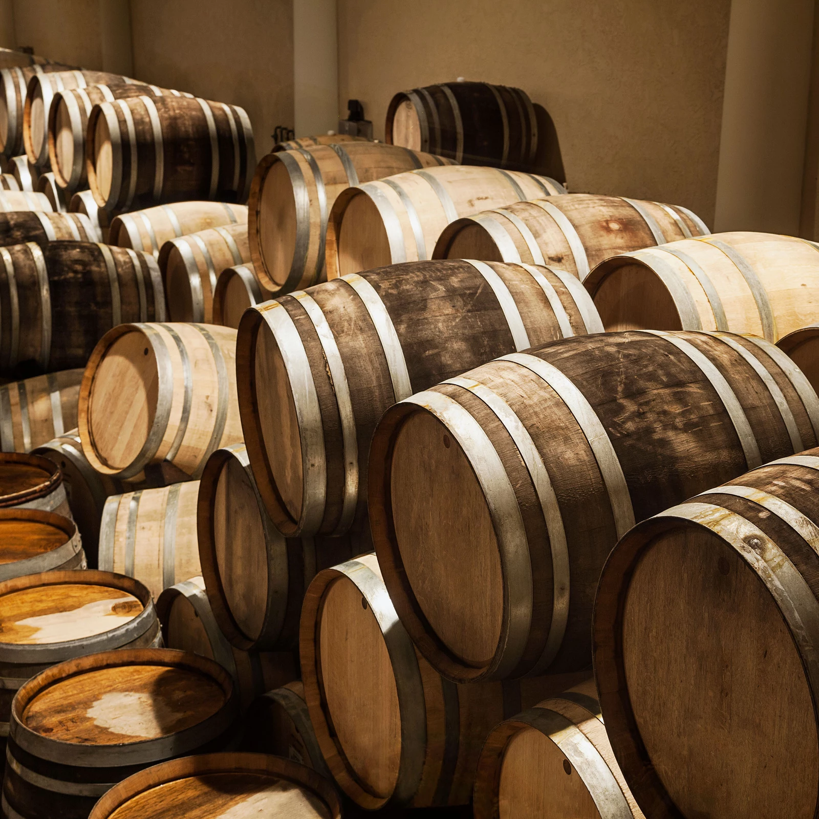 Used Oak Barrels for Aging & Finishing | OAKBARRELS.SHOP