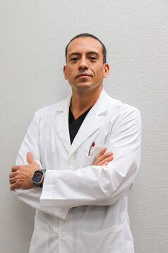 Dr Granados | Main