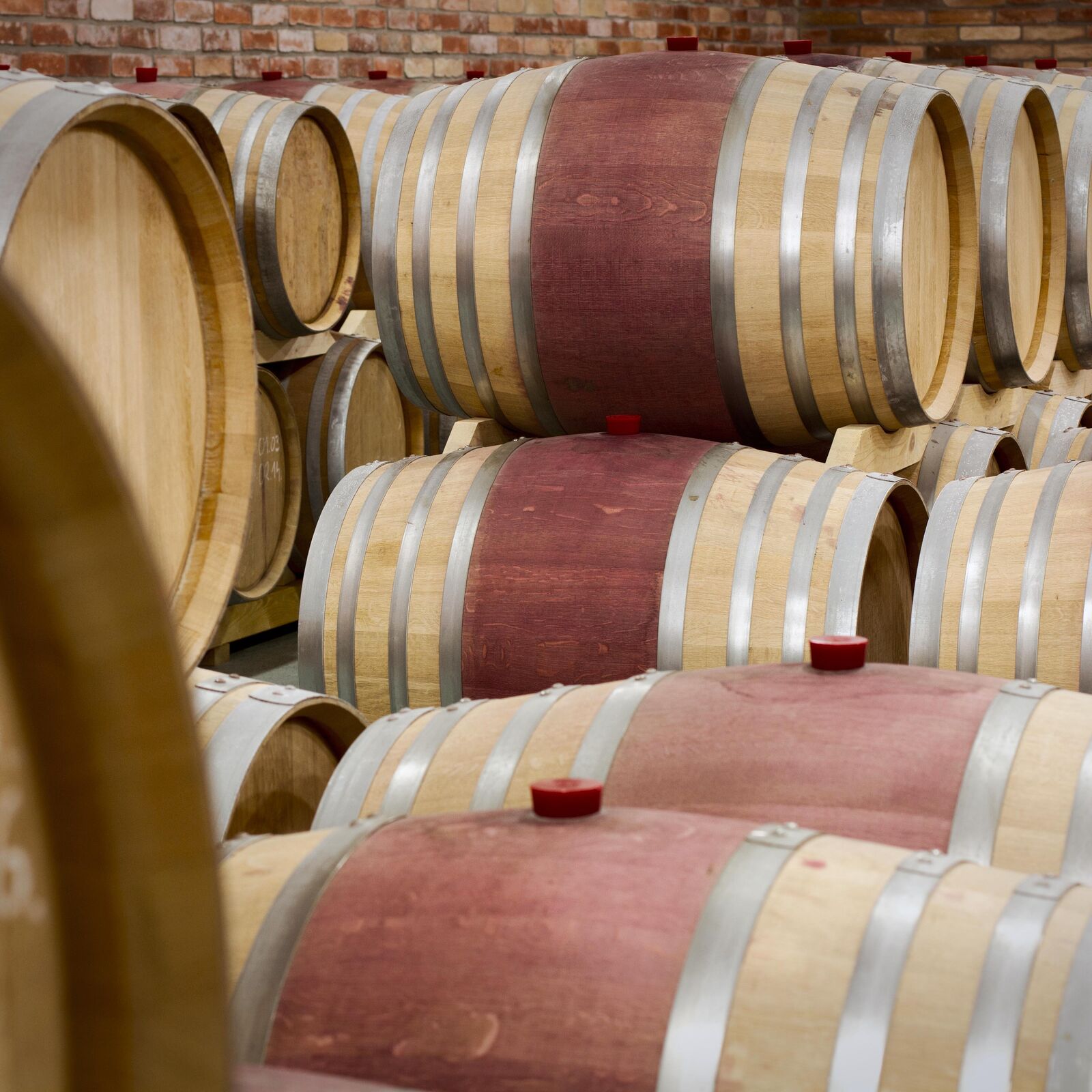 Used Oak Barrels for Aging & Finishing | OAKBARRELS.SHOP