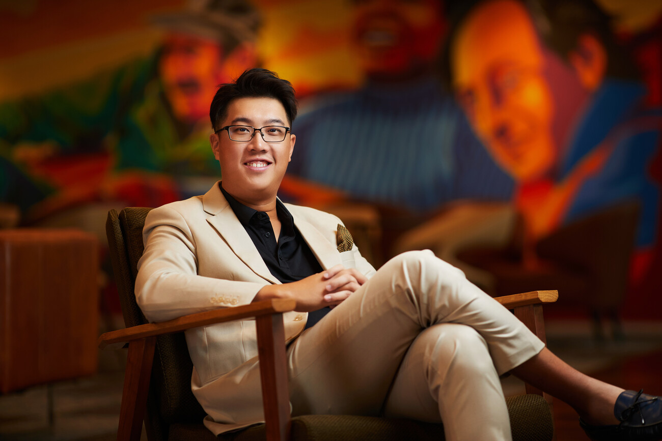 Our Financial Consultants | Louis Tan