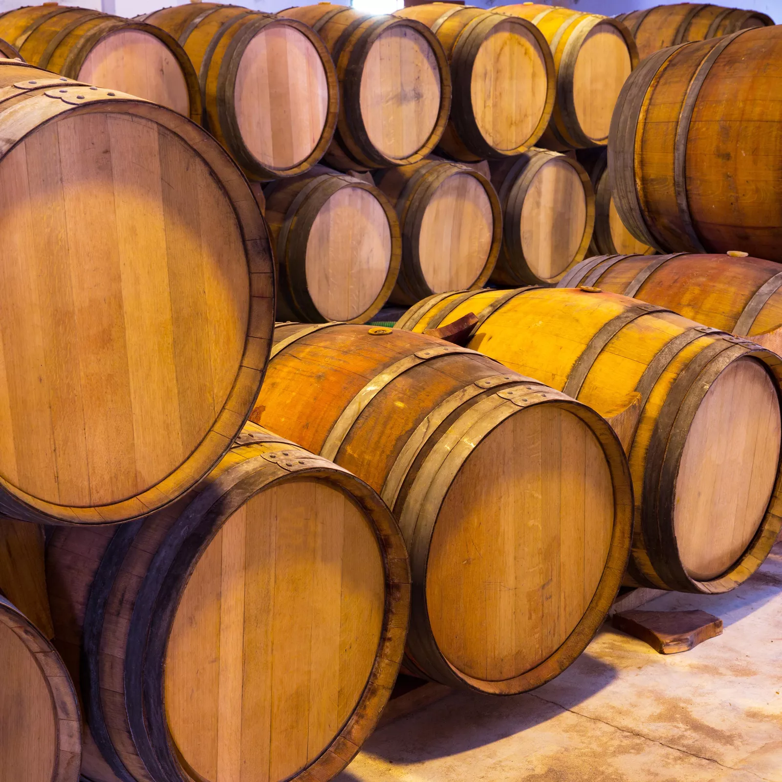 Used Oak Barrels for Aging & Finishing | OAKBARRELS.SHOP